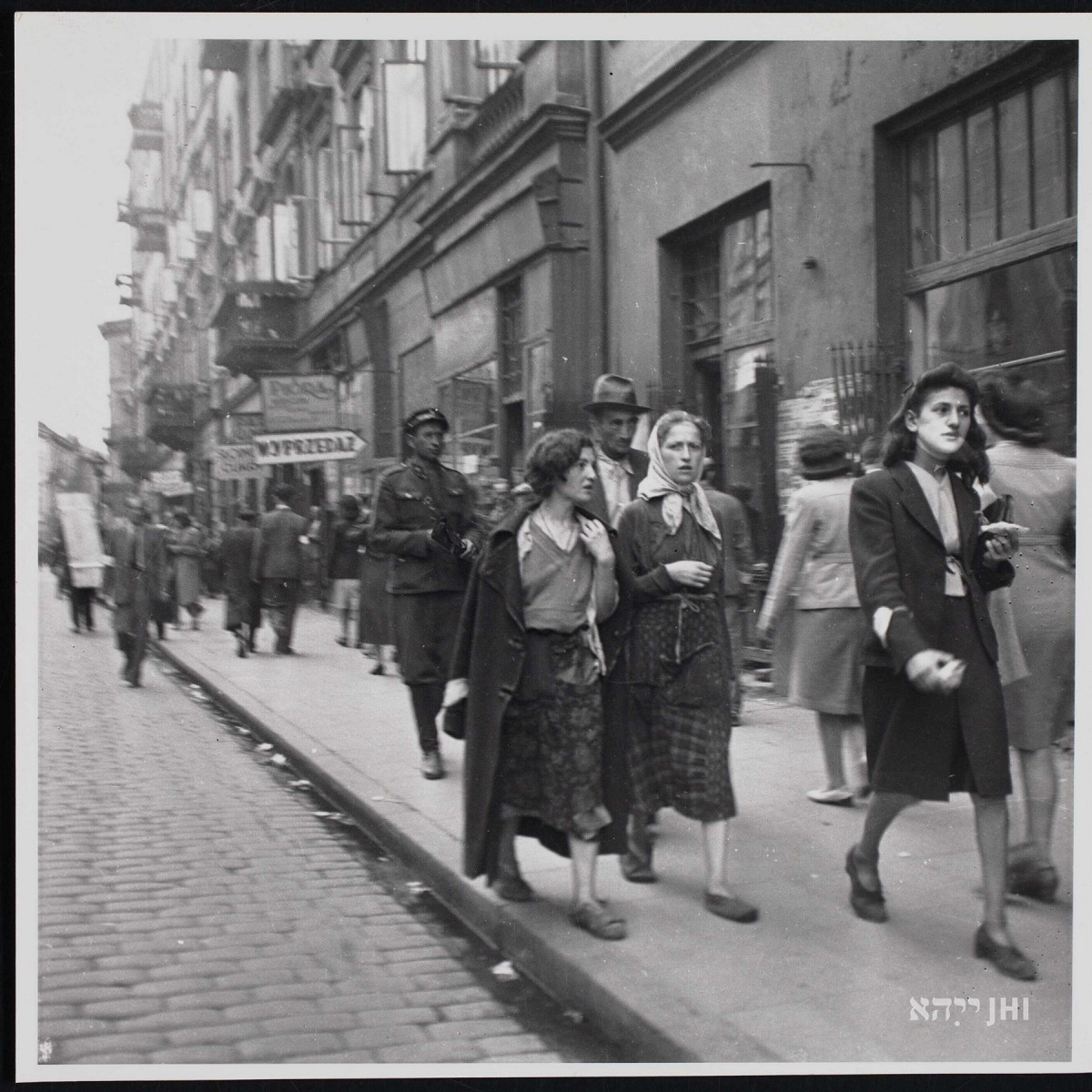 A walk in hell. Photos by Heinrich Jost from the Warsaw Ghetto \ News ...